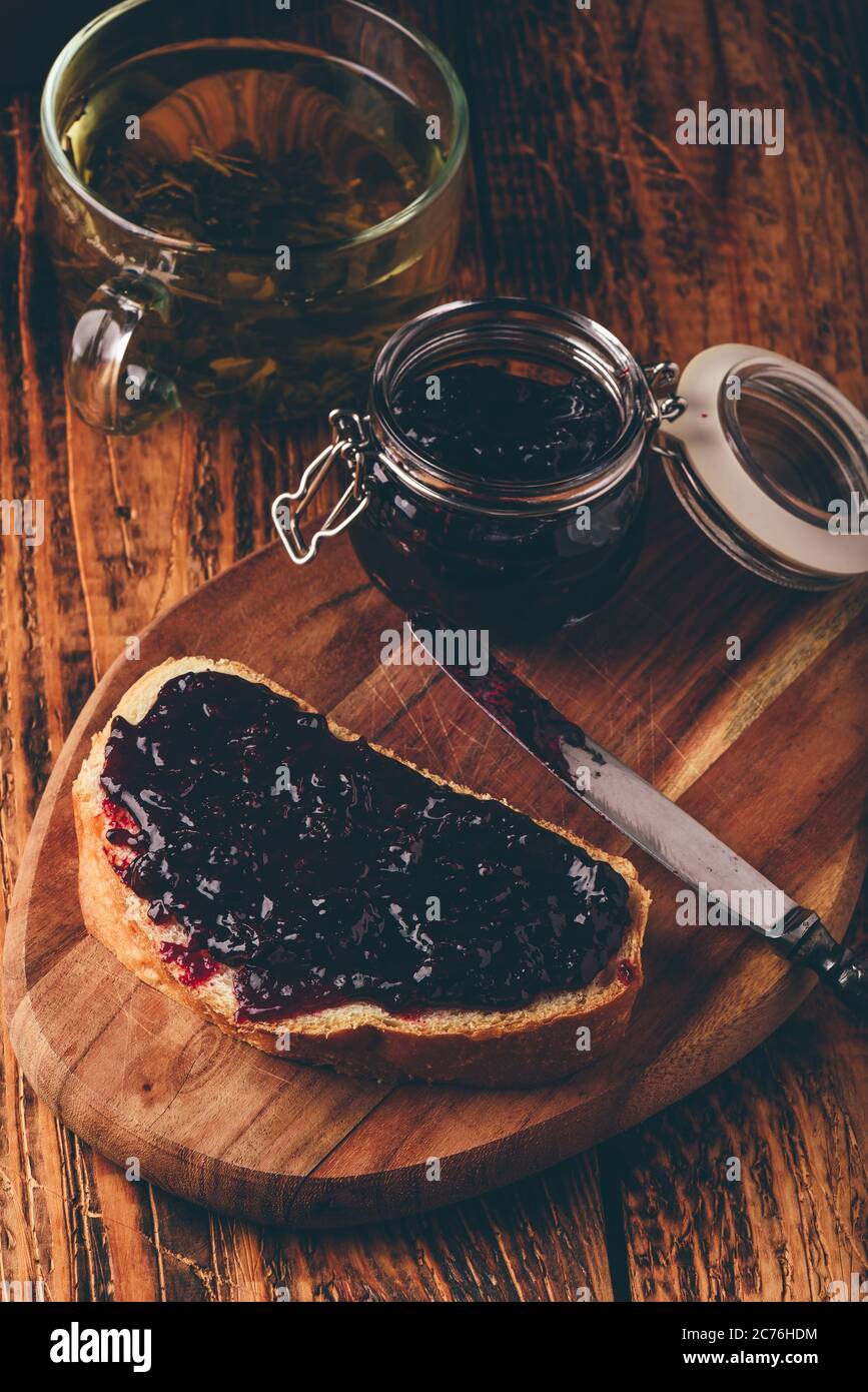 Toast berry jam green hi-res stock photography and images - Alamy