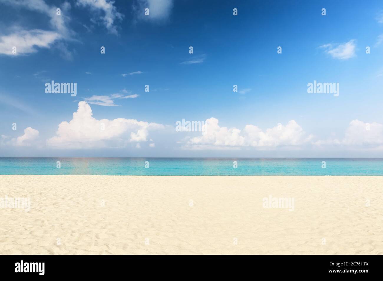 Summer sand and sea scenery hi-res stock photography and images - Alamy