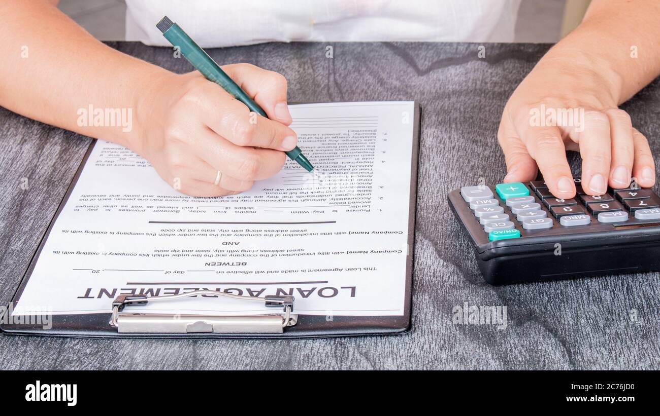 Contract fees hi-res stock photography and images - Alamy