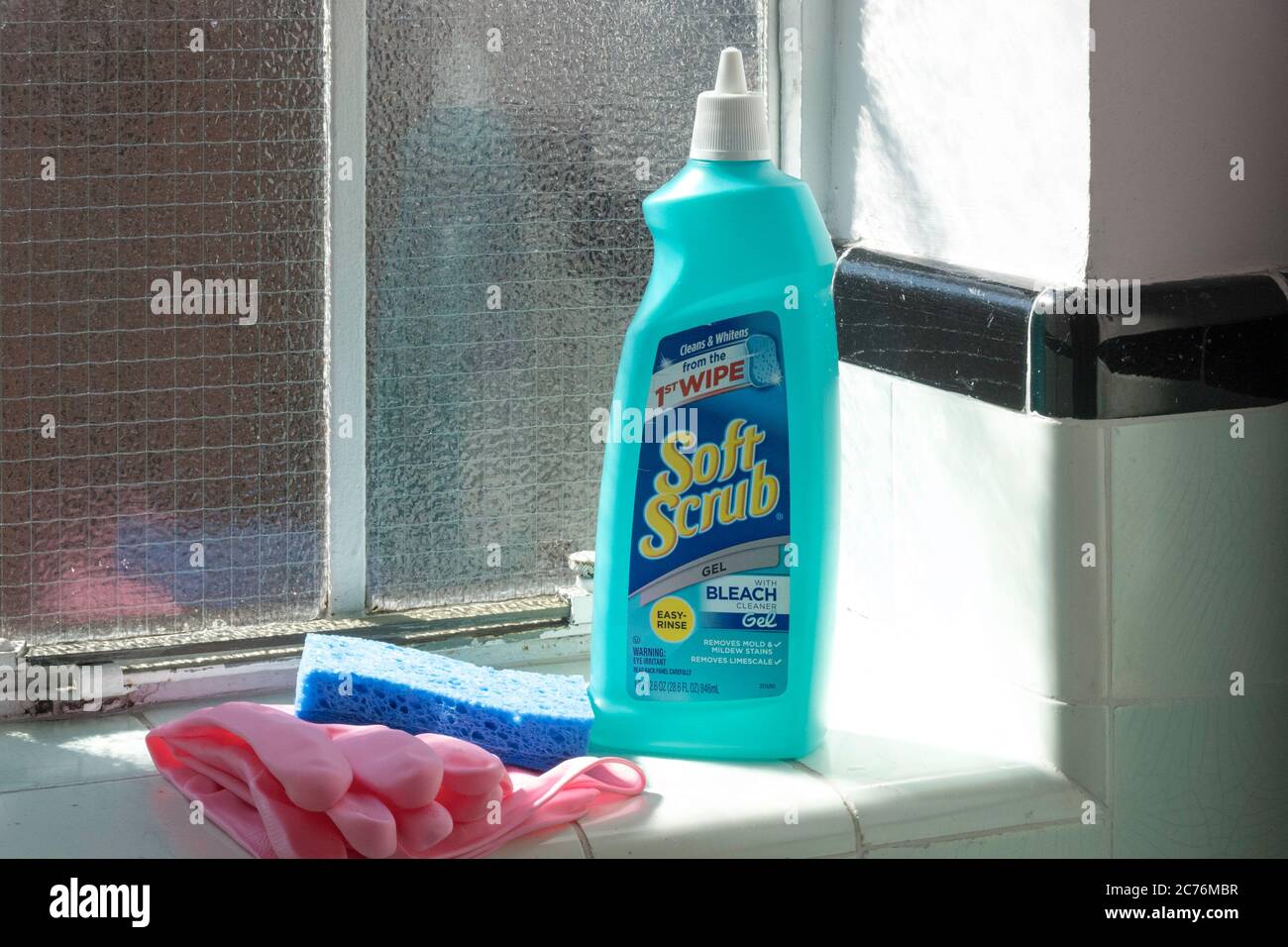 Cleaner gel hi-res stock photography and images - Alamy