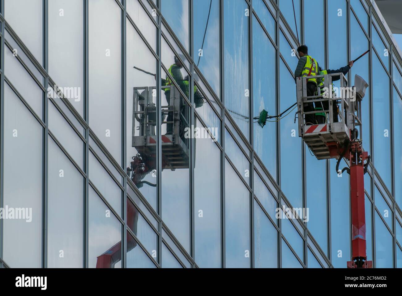 Facade cleaning hi-res stock photography and images - Alamy