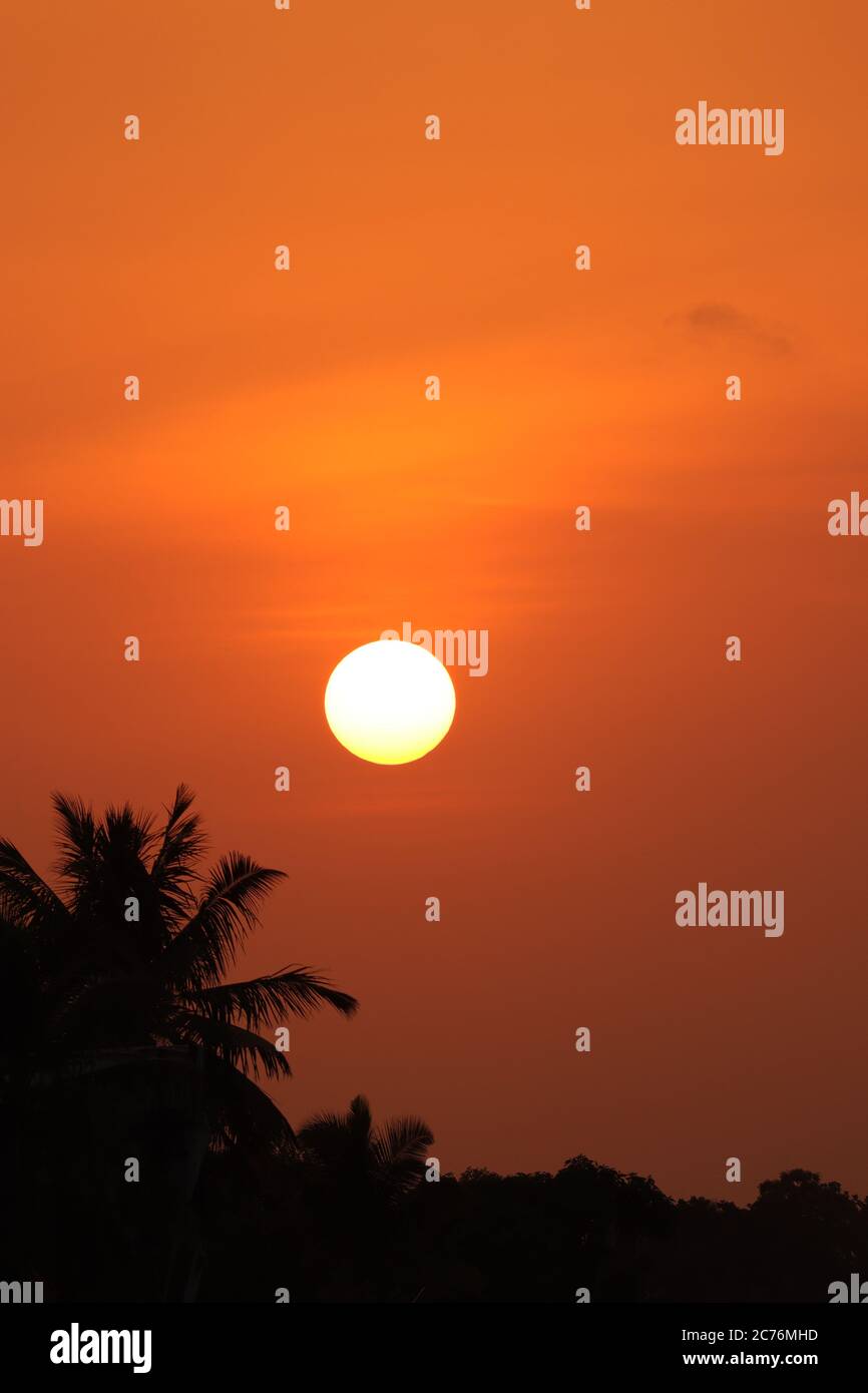 Big sun hi-res stock photography and images - Alamy