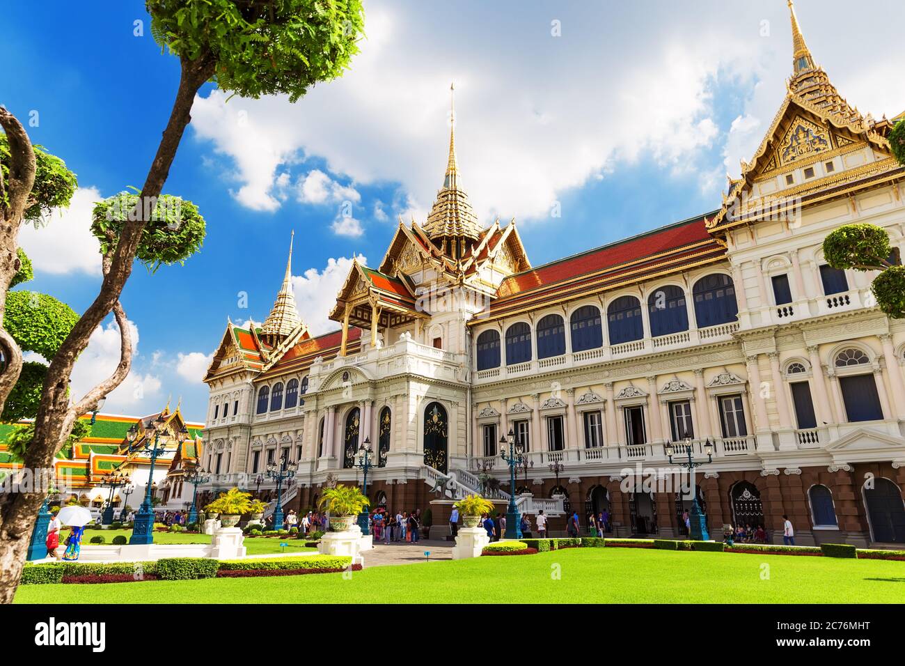 Bangkok thailand royal palace temple hi-res stock photography and ...