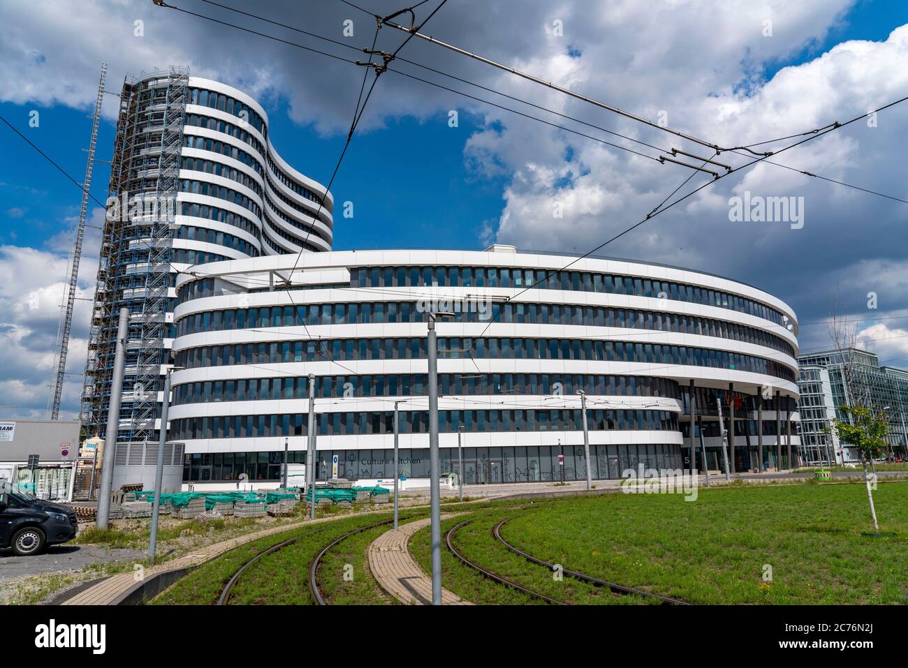 Curved buildings hi-res stock photography and images - Alamy