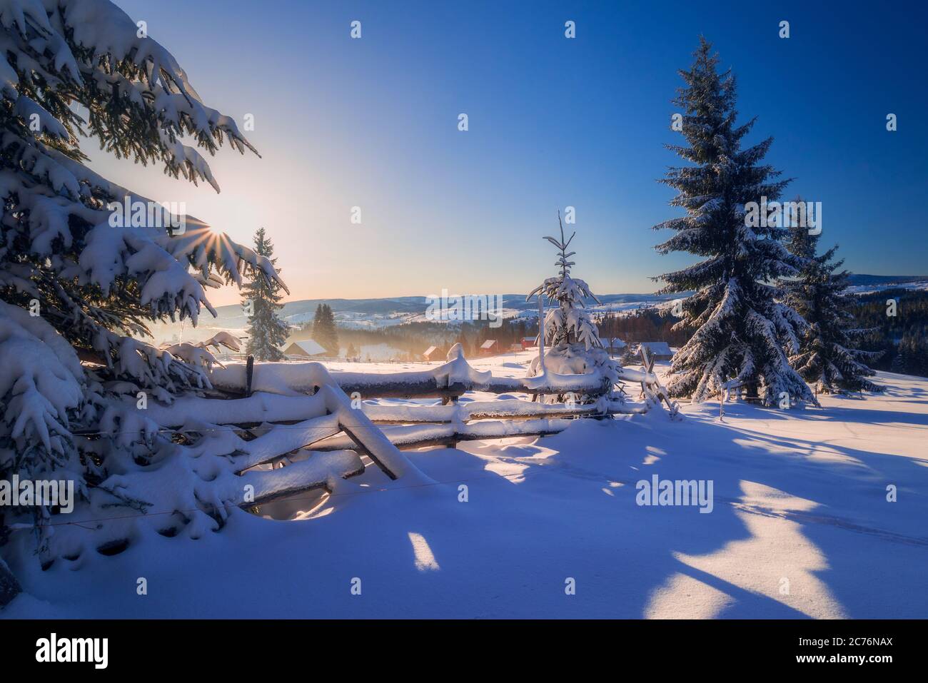 Snow village scene christmas hi-res stock photography and images - Alamy
