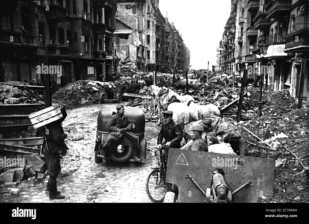 BATTLE OF BERLIN 1945 Stock Photo - Alamy