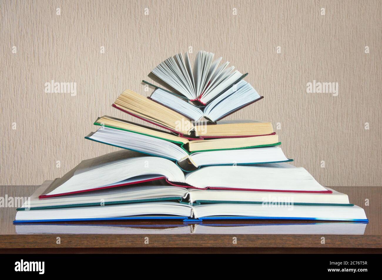 Different size books hi-res stock photography and images - Alamy