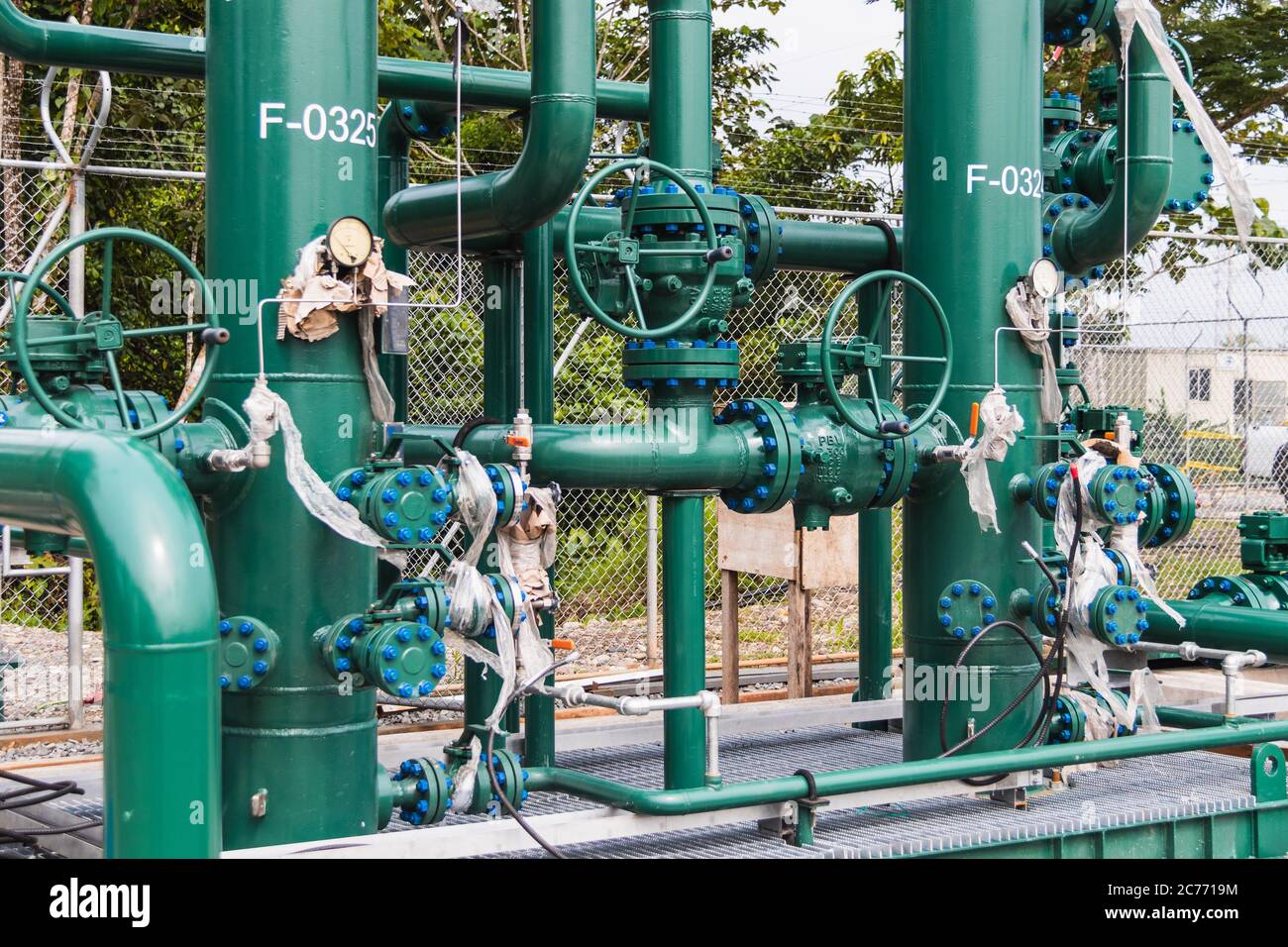 pipes, industrial elements, screws, pressure, pressure structures ...