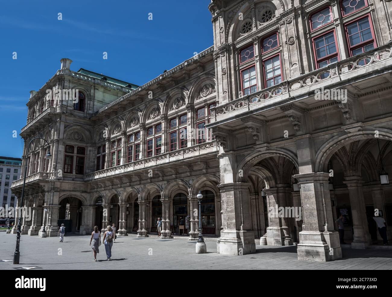 Side View Of The State Opera House In Vienna In Austria Stock Photo - Alamy