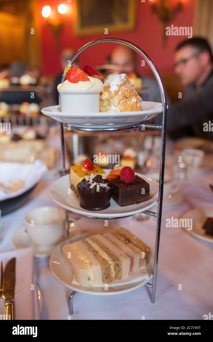 Delicious small desserts stories from Eynsham Hall. Exquisite english ...