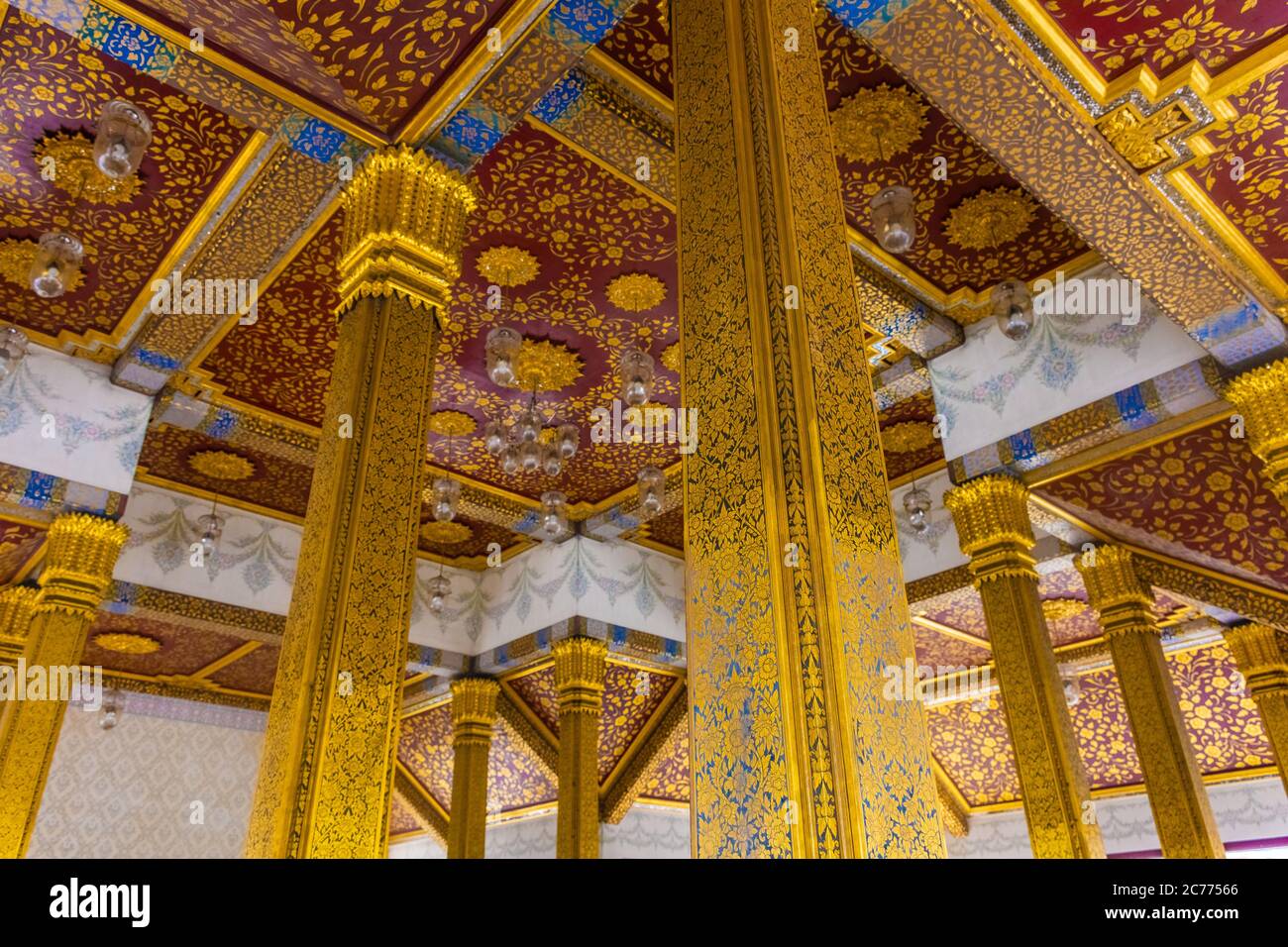 Wat rakhang at night hi-res stock photography and images - Alamy