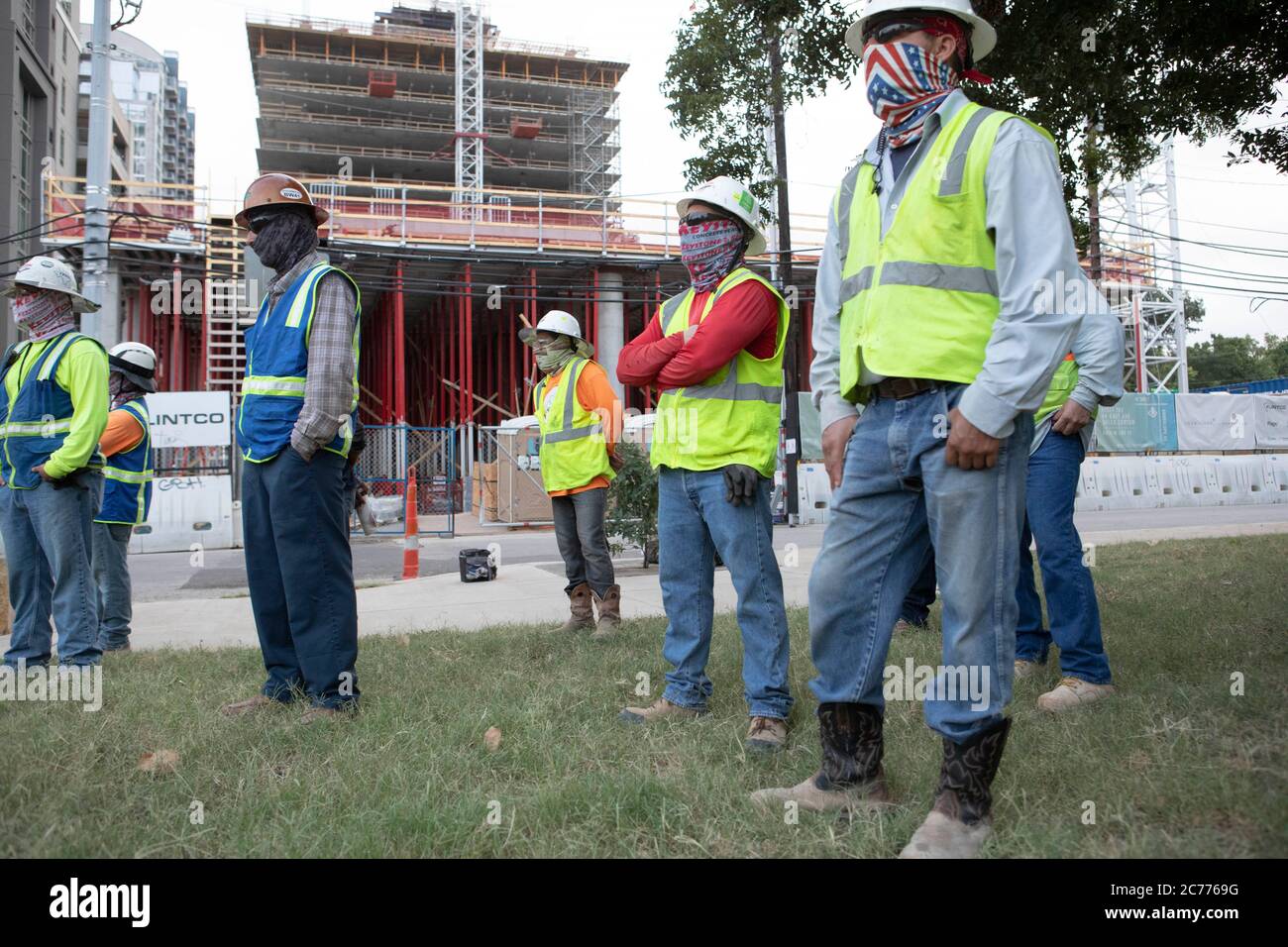 Safety briefing hi-res stock photography and images - Alamy