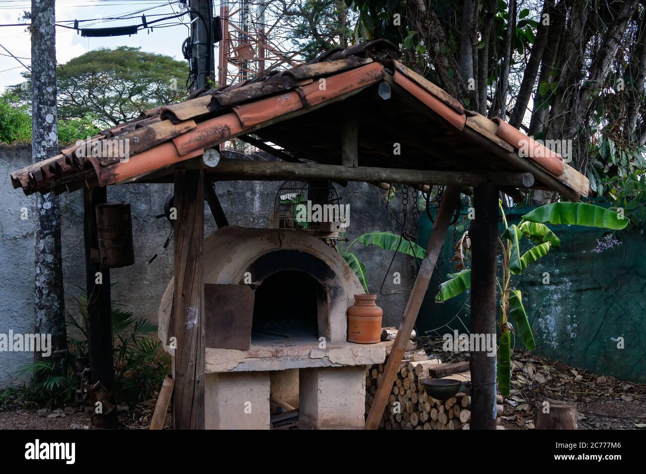 Clay oven hi-res stock photography and images - Alamy