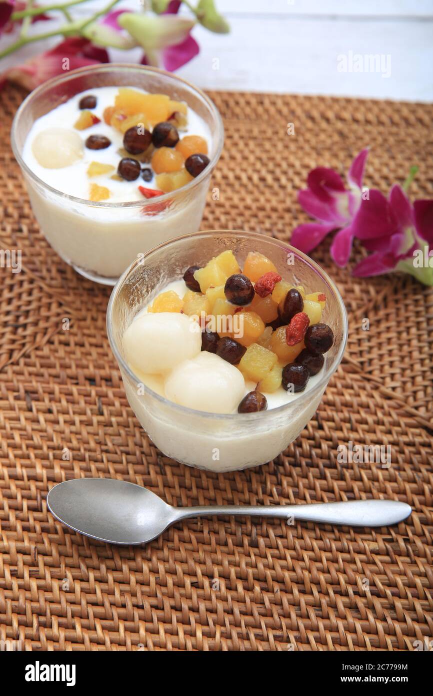 Vegetable momo hi-res stock photography and images - Alamy