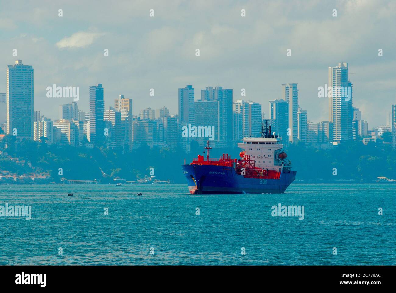 Shipping port brazil salvador bahia hi-res stock photography and images ...