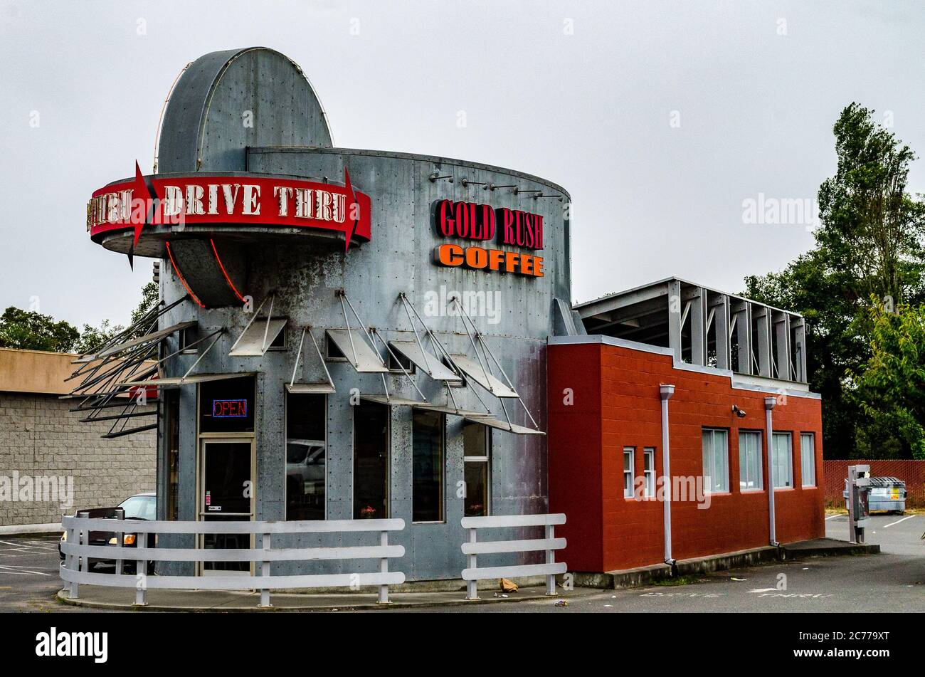 Big tree drive thru hi-res stock photography and images - Alamy