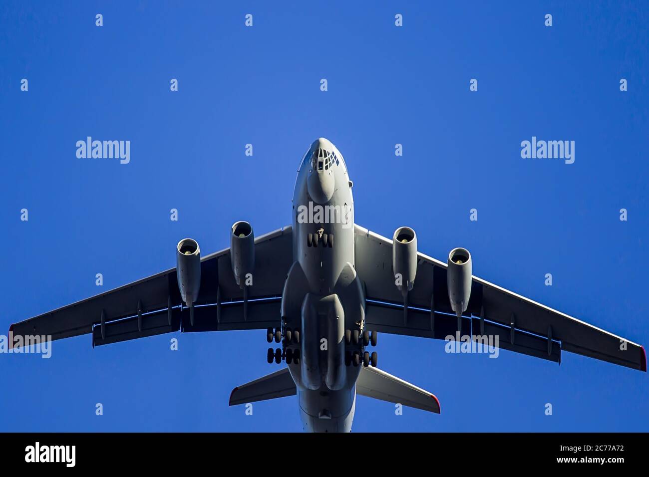 Big military aircraft hi-res stock photography and images - Alamy