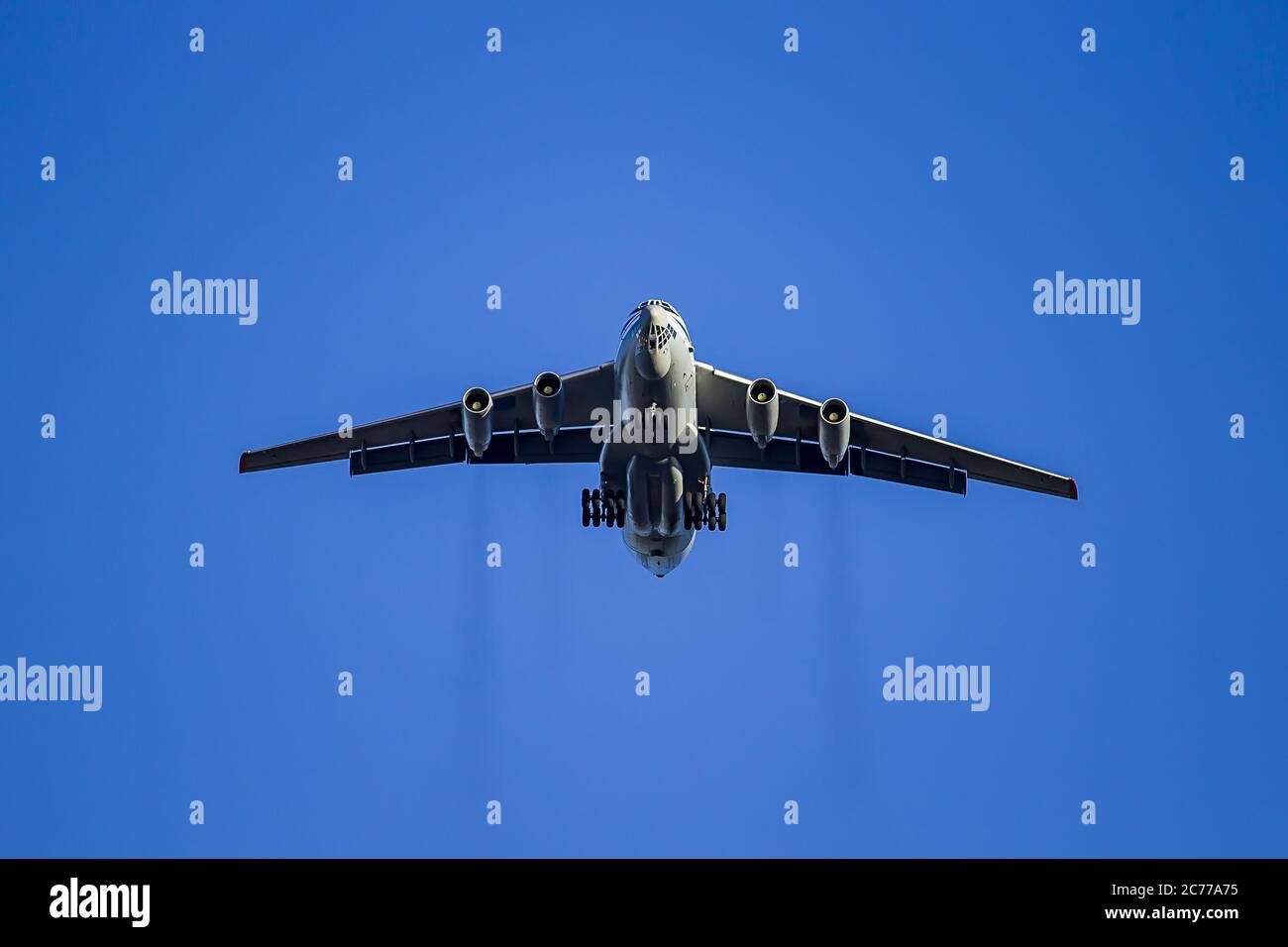 Very big plane hi-res stock photography and images - Alamy