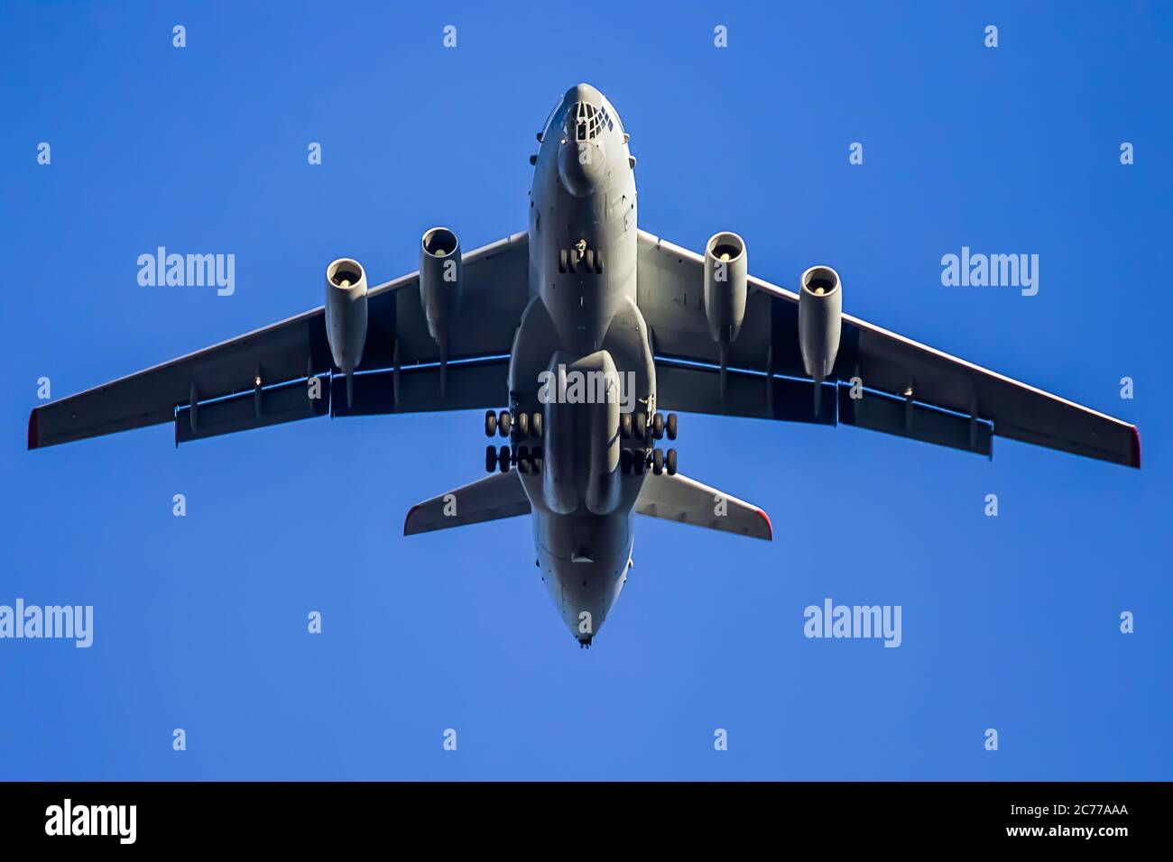 Very big plane hi-res stock photography and images - Alamy