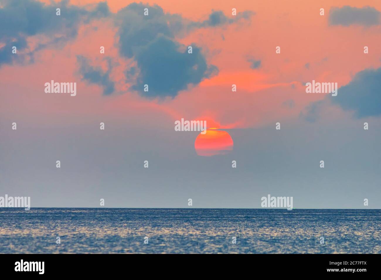 Sunset over paradise island bahamas hi-res stock photography and images ...