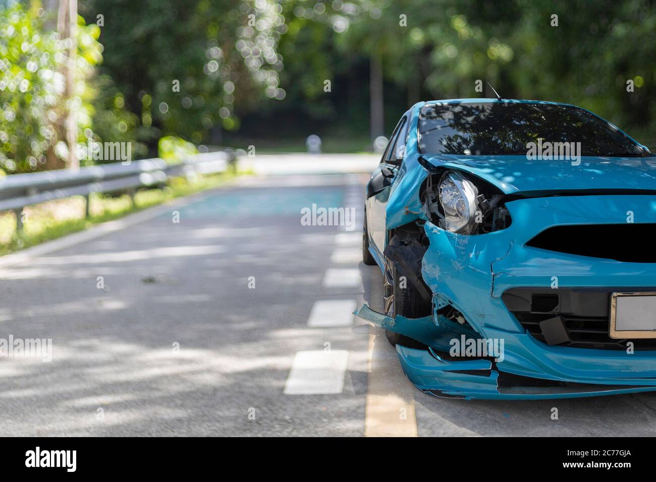 Accident car blue car body damage hi-res stock photography and images ...