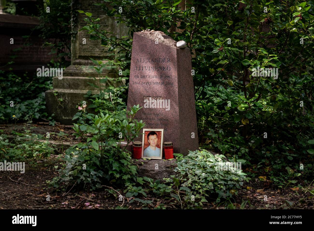 Alexander litvinenko grave hi-res stock photography and images - Alamy