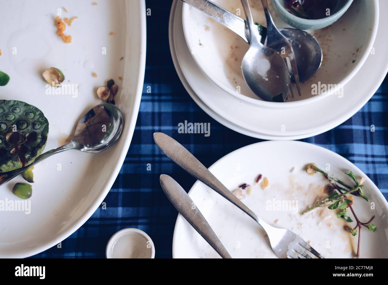 Finished dishes hi-res stock photography and images - Alamy