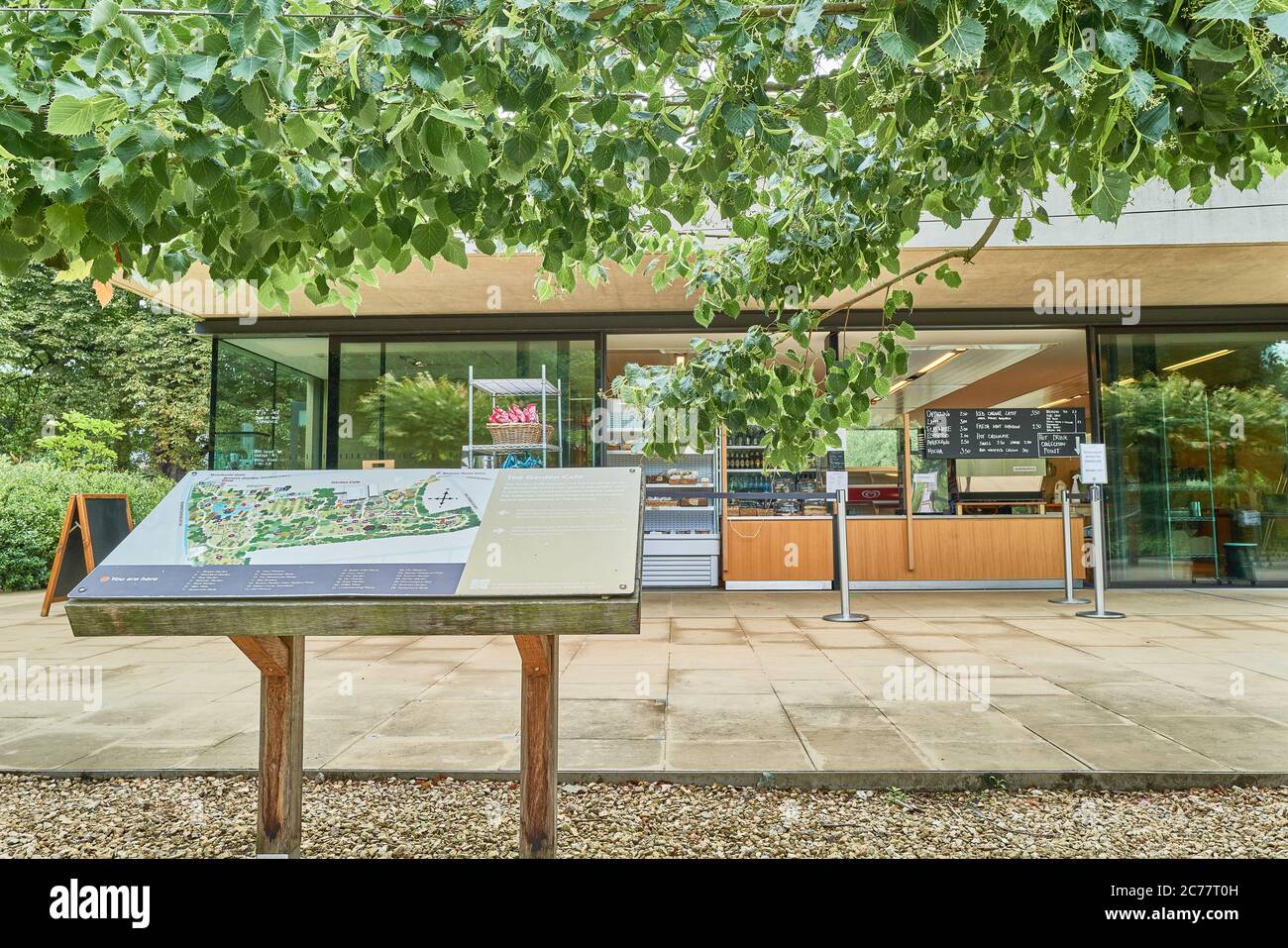 Cafe at the university of Cambridge botanic garden Stock Photo - Alamy