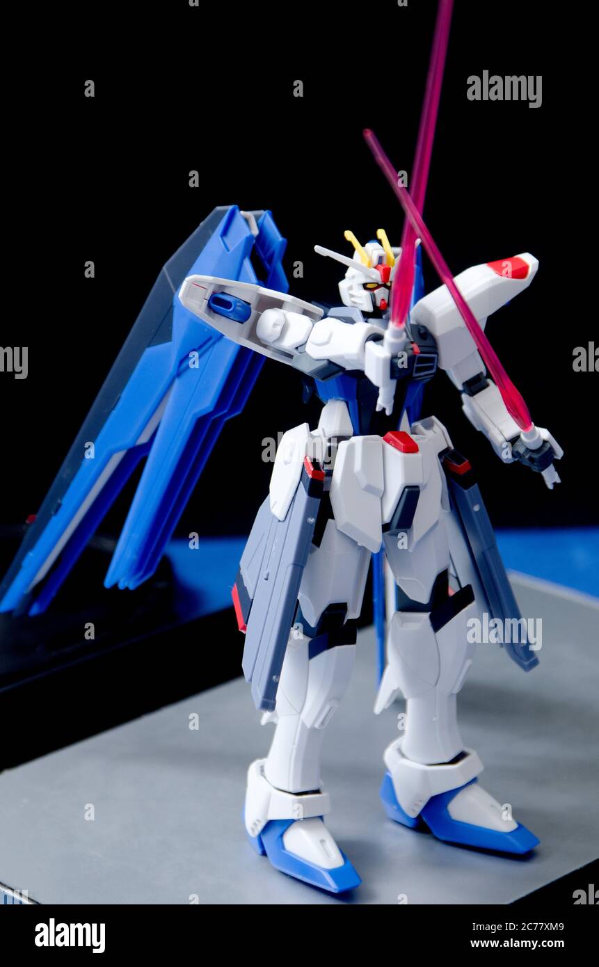 Mini Figure toy Robot Gundam Stock Photo - Alamy