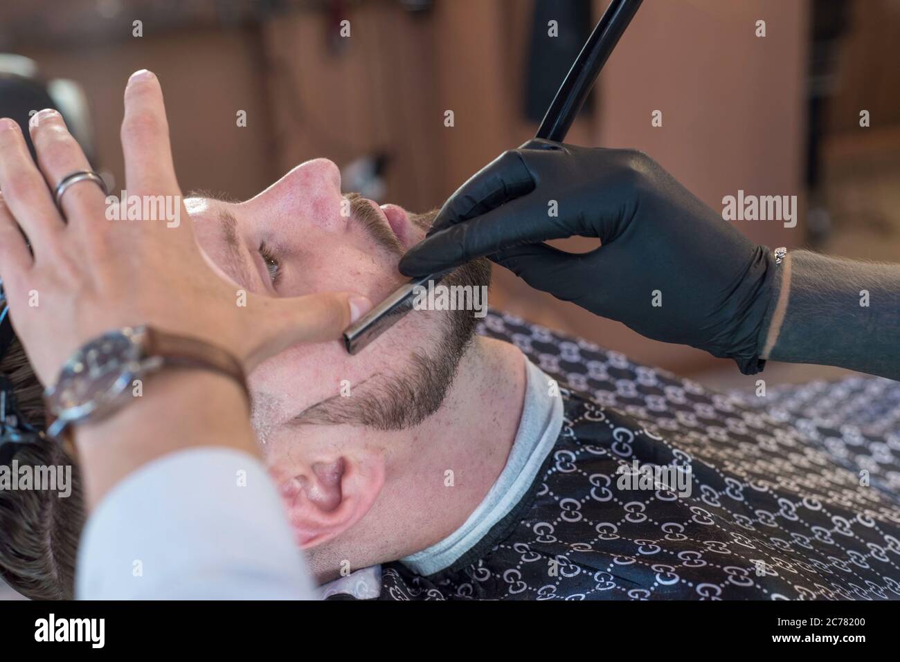 Barber shop customer hi-res stock photography and images - Alamy