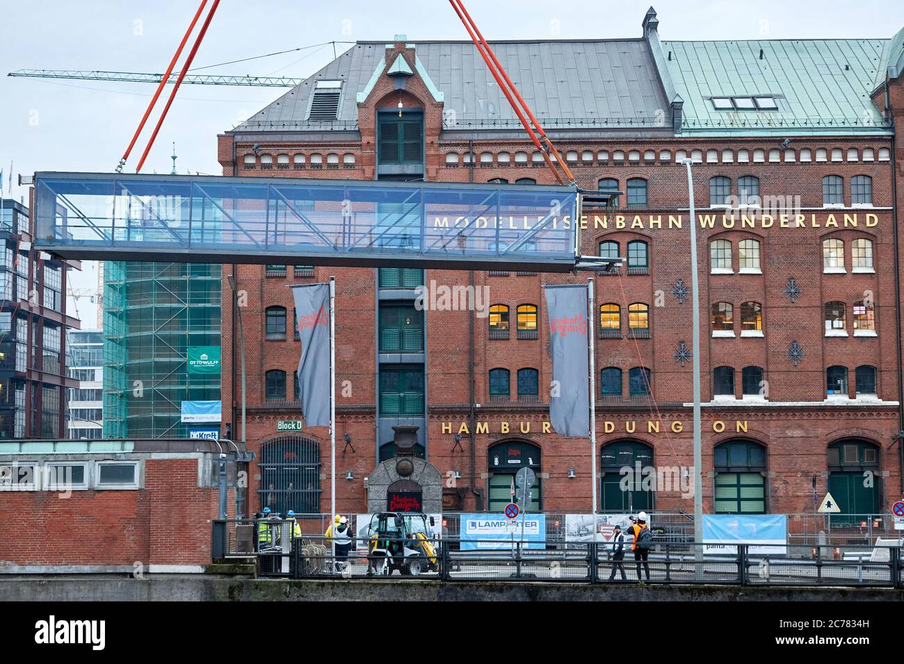 Mobile floats hi-res stock photography and images - Alamy