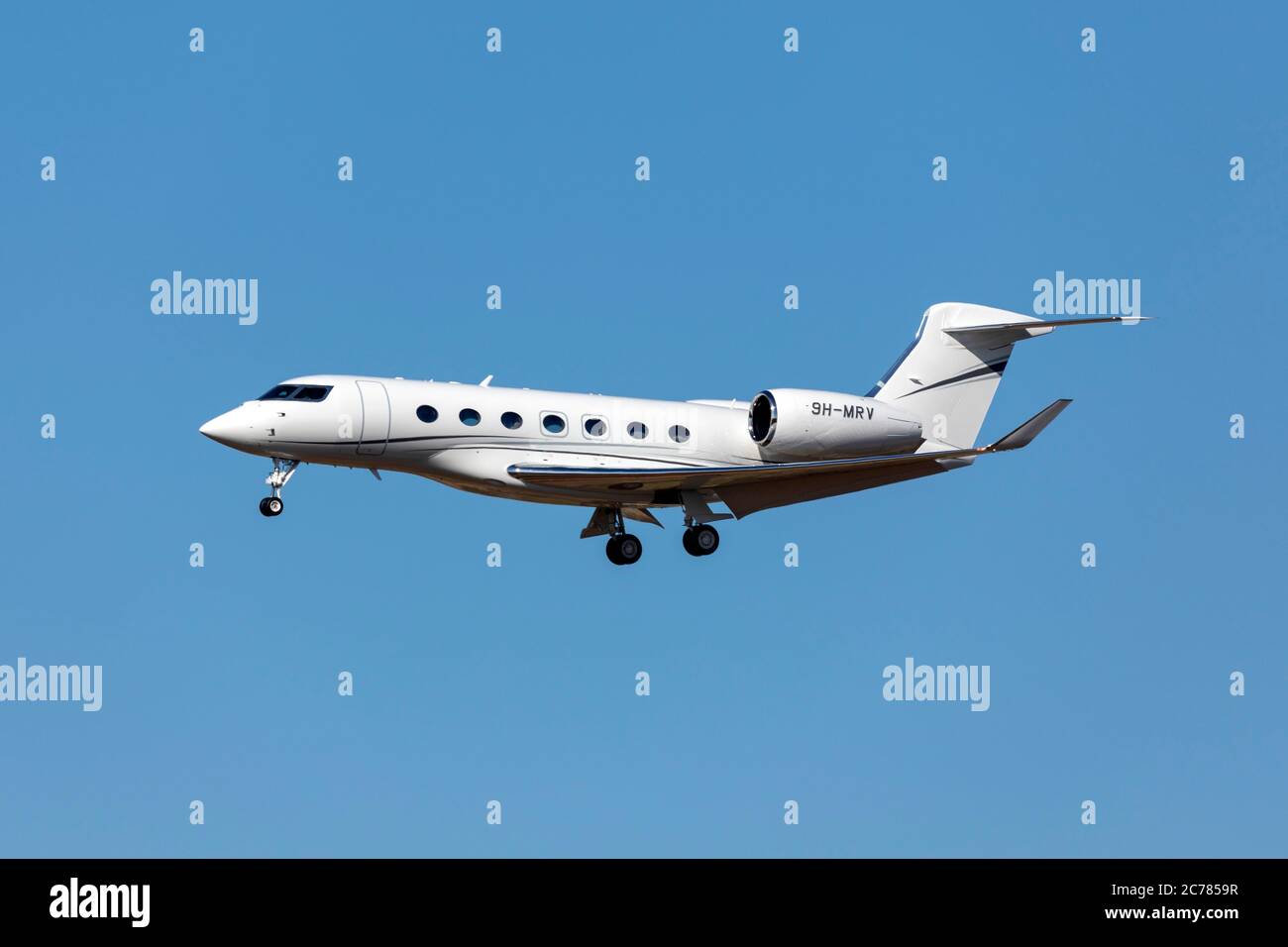 Gulfstream aerospace gvii g500 hi-res stock photography and images - Alamy