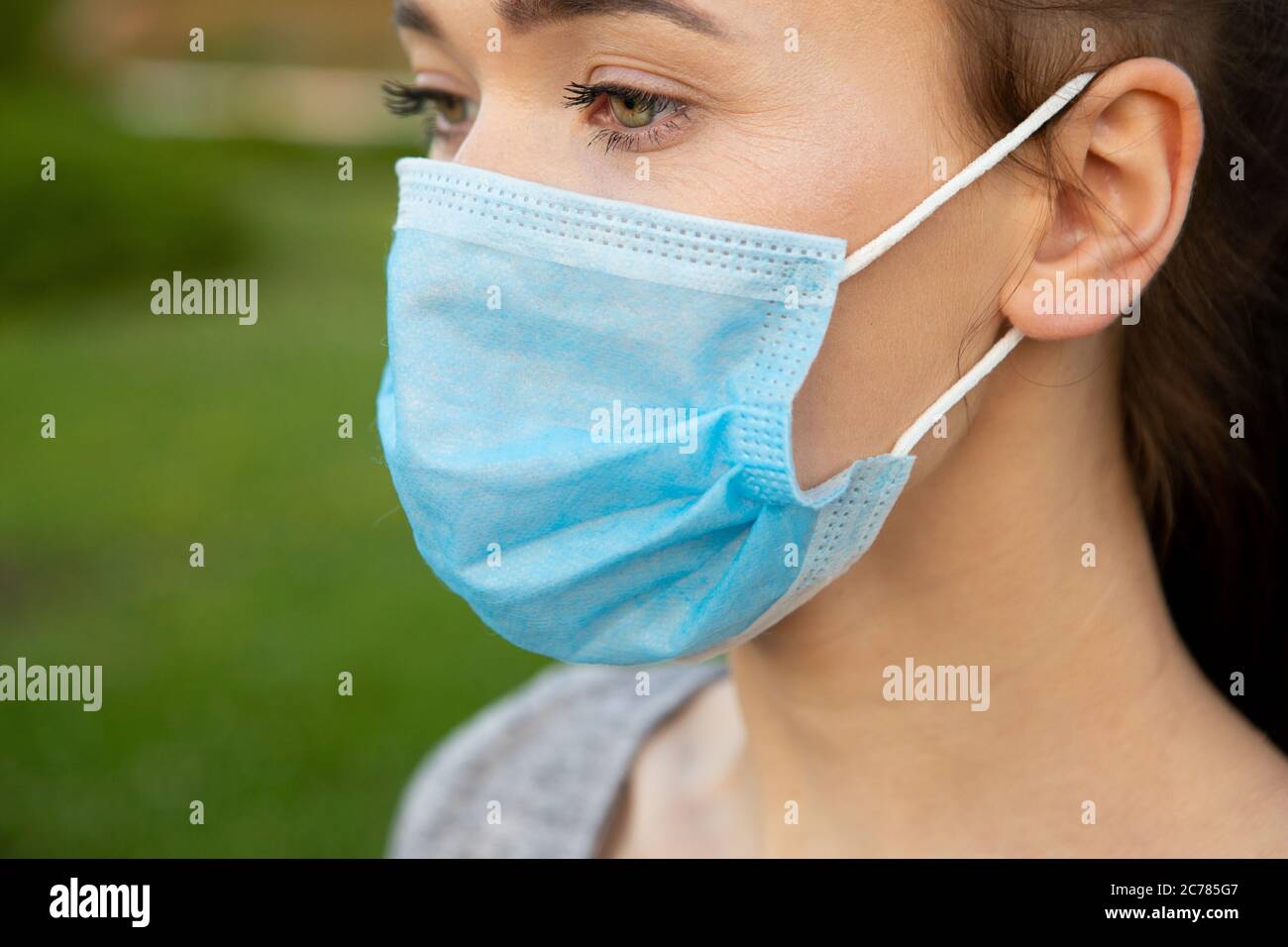 Women and mask hi-res stock photography and images - Alamy