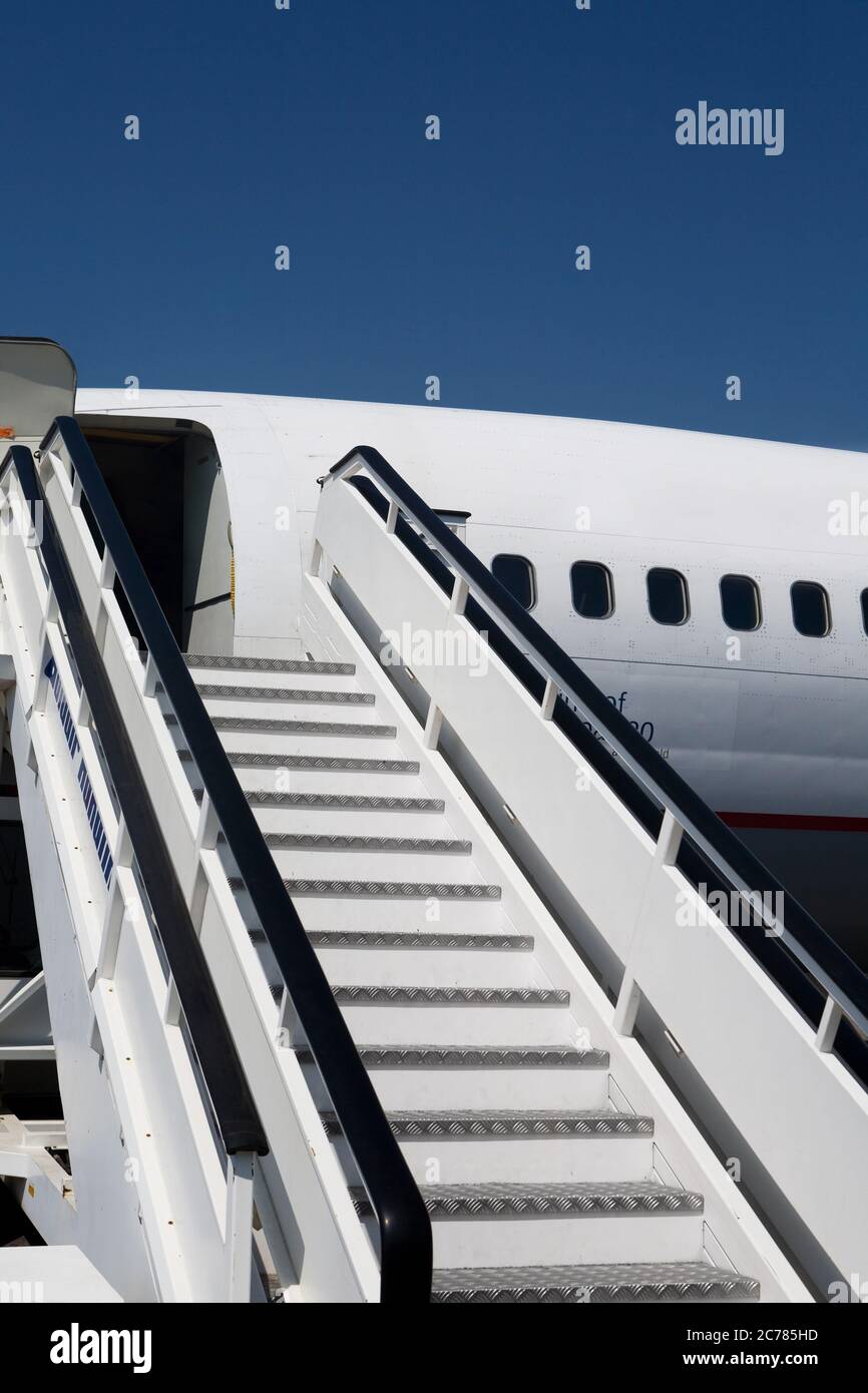 Airport welcome sign first hi-res stock photography and images - Alamy