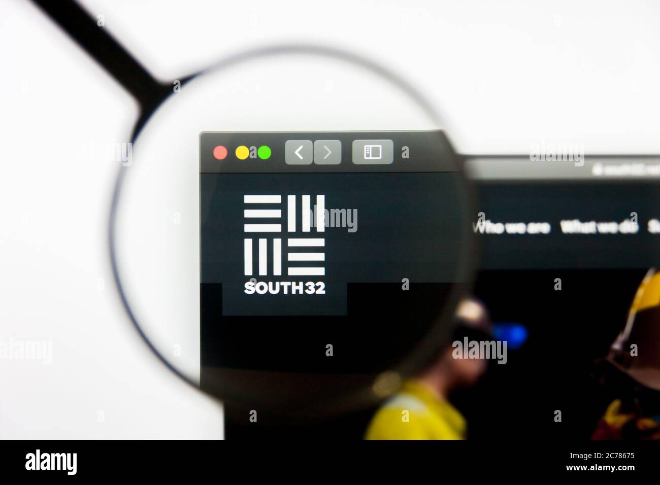 South32 logo hi-res stock photography and images - Alamy