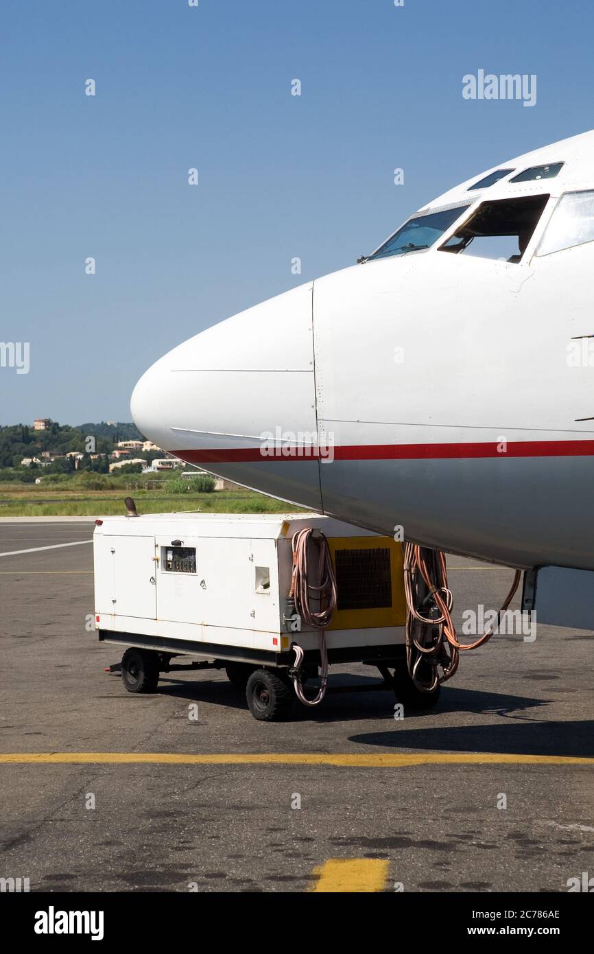 Fueling the plane Stock Photo - Alamy