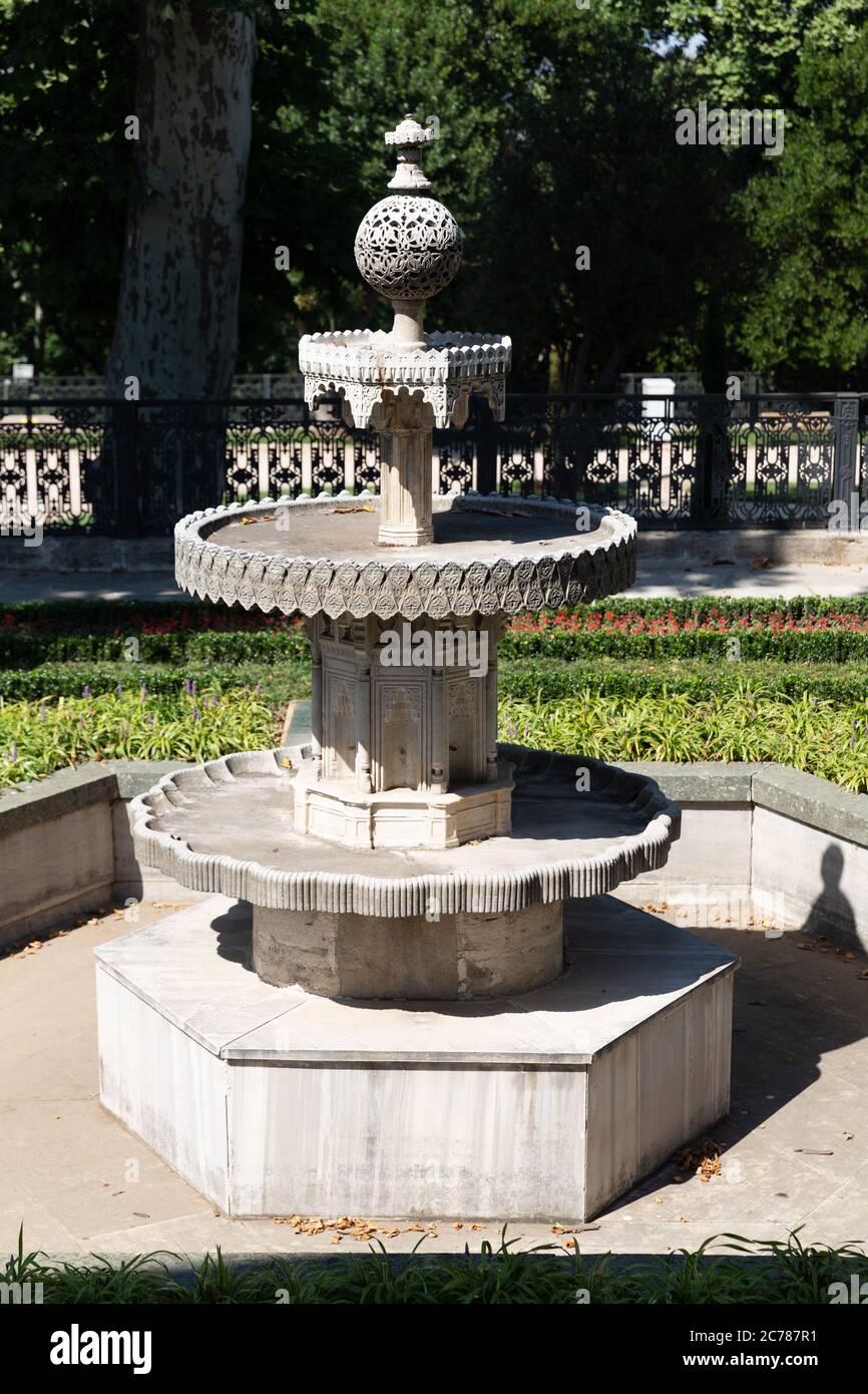 Fountain in topkapi palace hi-res stock photography and images - Alamy