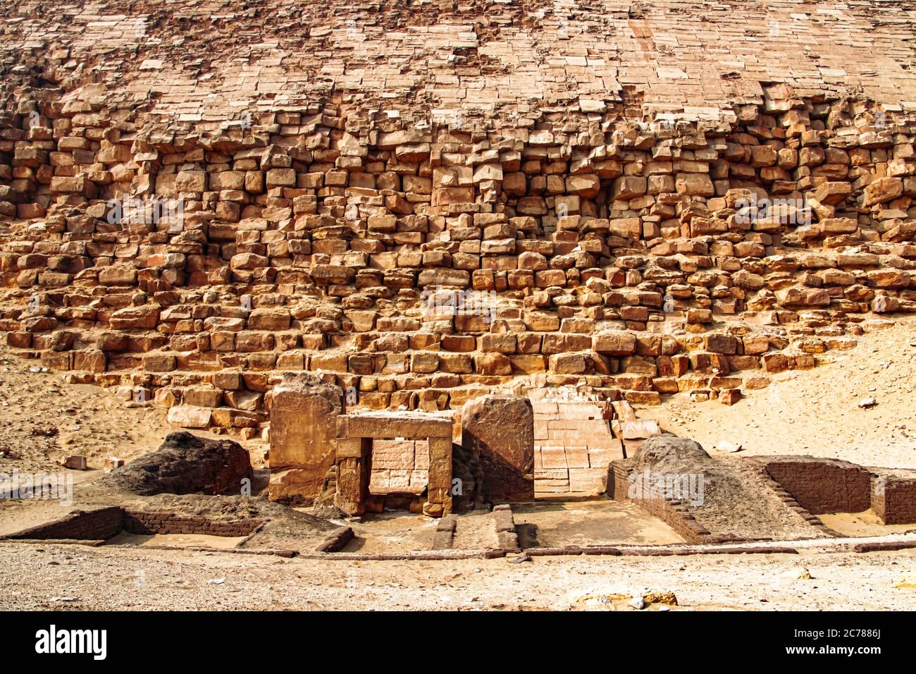 Egyptian pyramid hi-res stock photography and images - Alamy