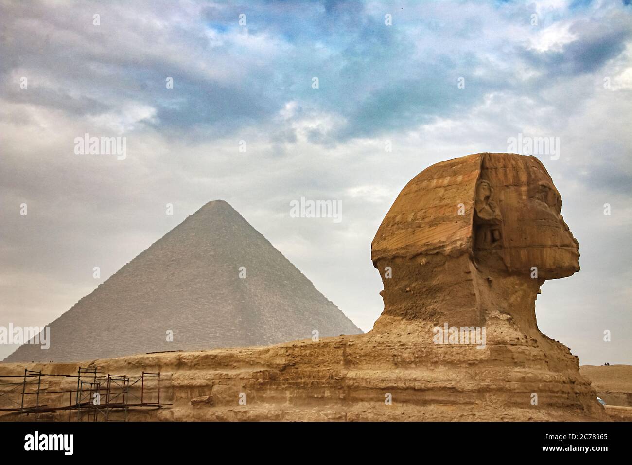 Ancient sphinx and pyramids, symbol of Egypt Stock Photo - Alamy