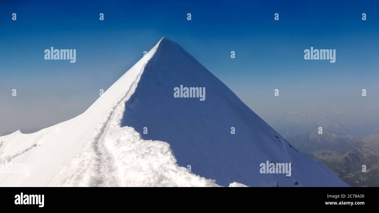 Oxygen mountain hi-res stock photography and images - Alamy