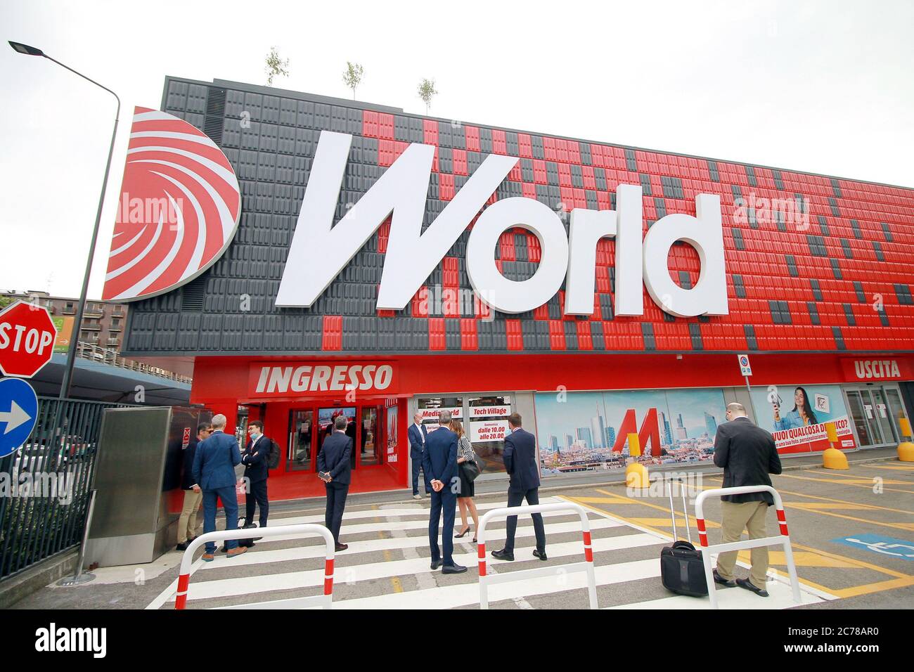 Mediaworld hi-res stock photography and images - Alamy