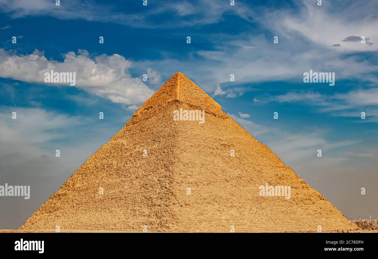 Chefrens pyramid hi-res stock photography and images - Alamy