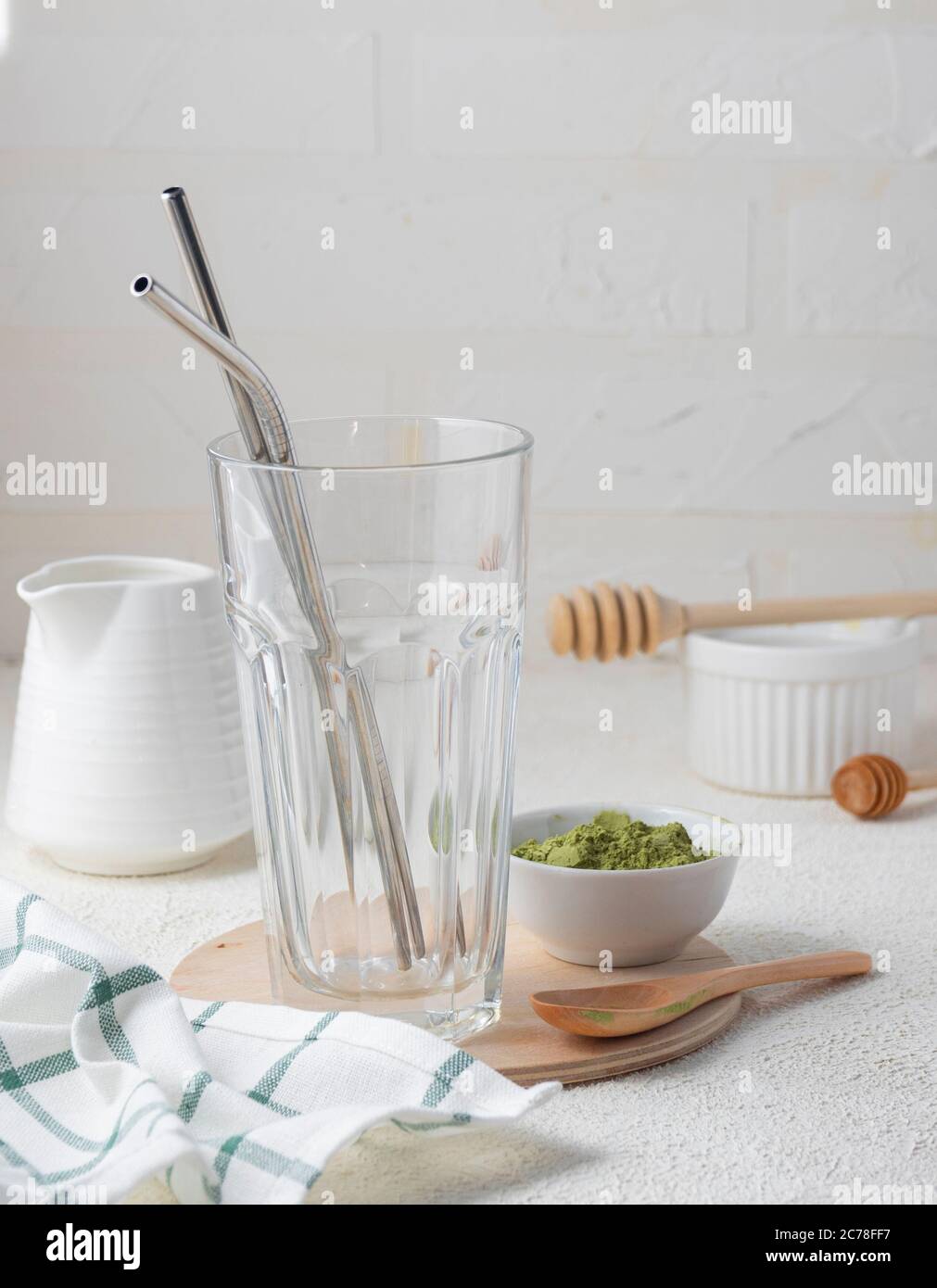 Asian tea dishes hi-res stock photography and images - Alamy