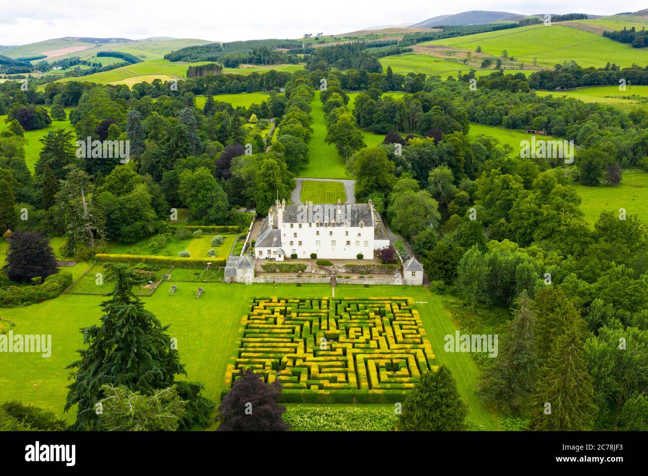 Maze aerial garden hi-res stock photography and images - Alamy