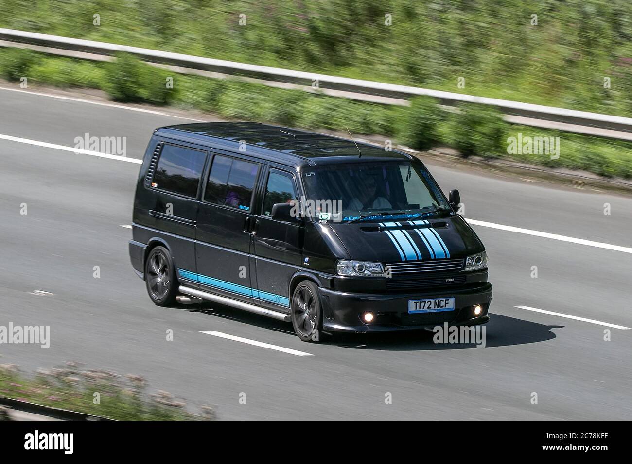 Vw caravelle hi-res stock photography and images - Alamy