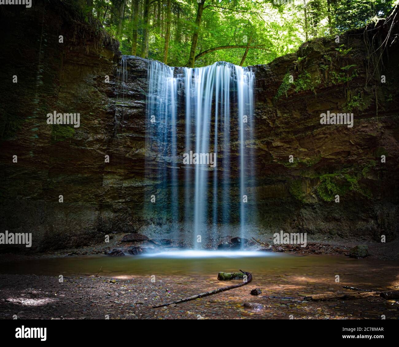 Rainforest waterfall long exposure hi-res stock photography and images ...