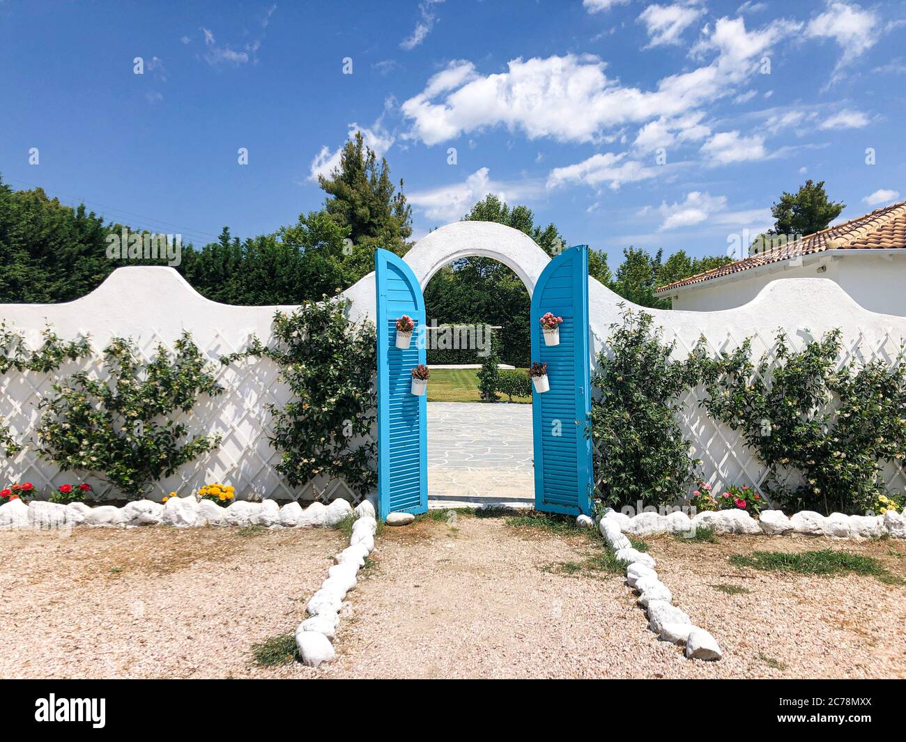 Vintage shutters hi-res stock photography and images - Alamy