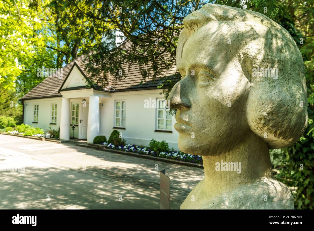 Frederick chopin statue hi-res stock photography and images - Alamy