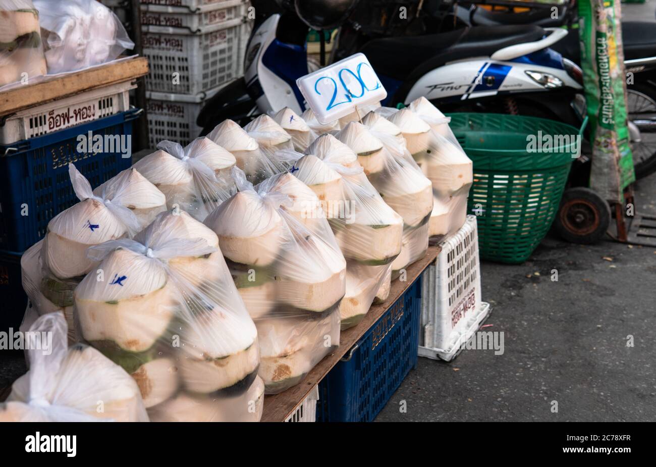 sale of coconuts in the fruit markets of Asia. Benefits of Coconut Milk ...