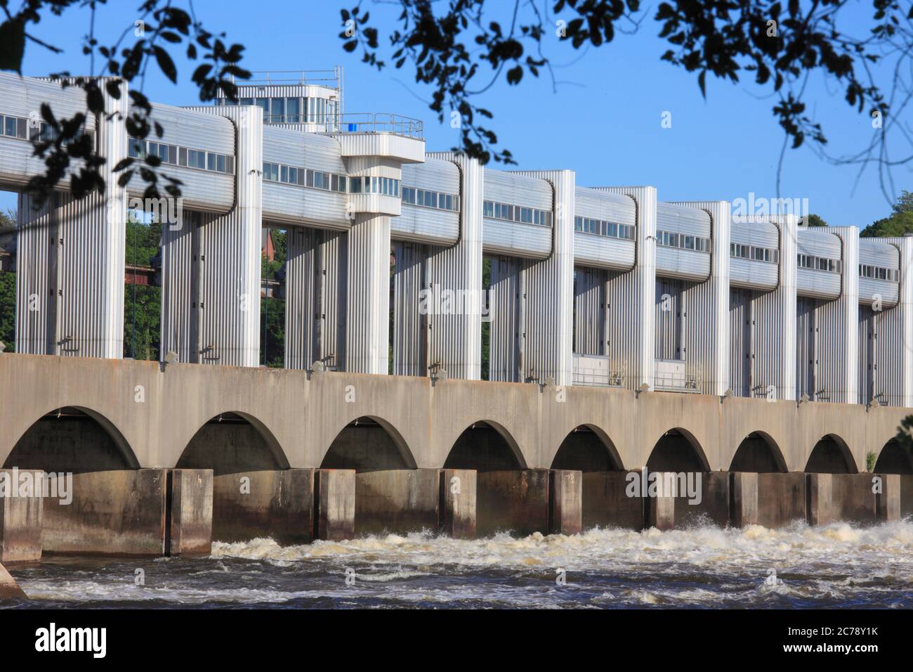 River barrage hi-res stock photography and images - Alamy